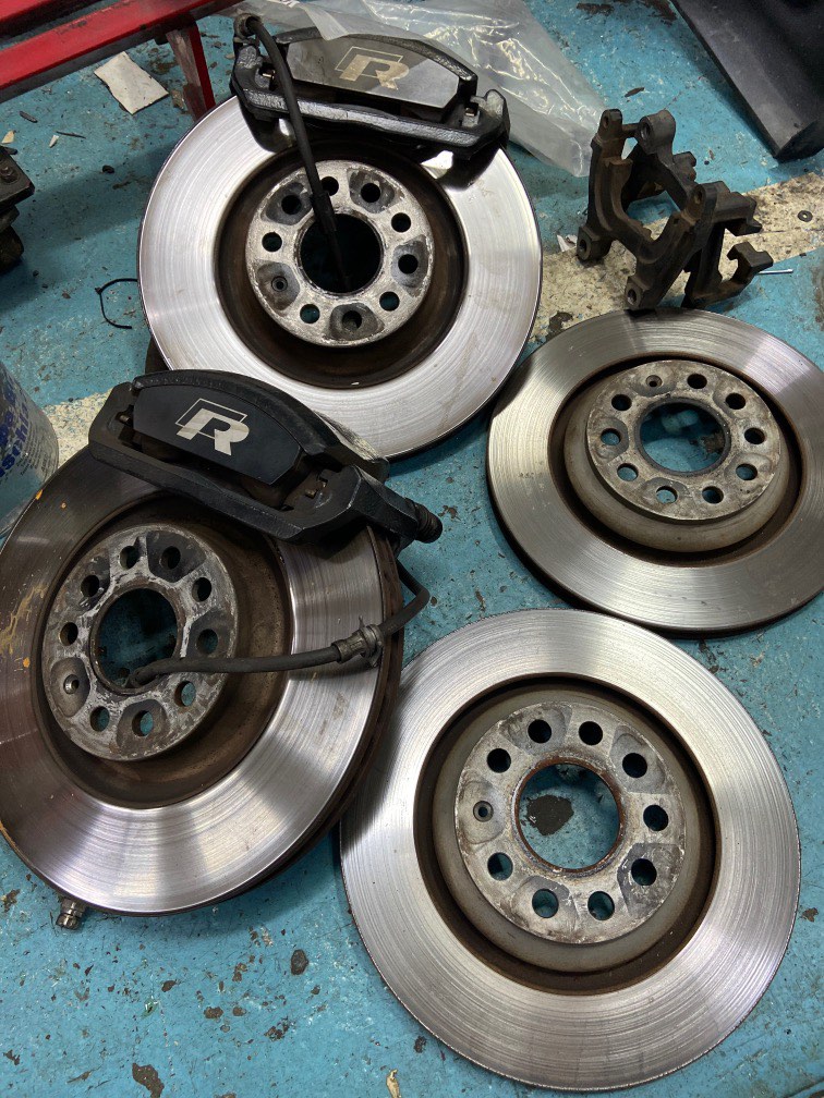 Mk7 Golf R brake, Car Accessories, Accessories on Carousell