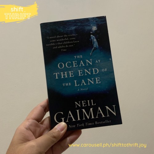 Neil Gaiman : The Ocean at the End of the Lane, Hobbies & Toys, Books ...