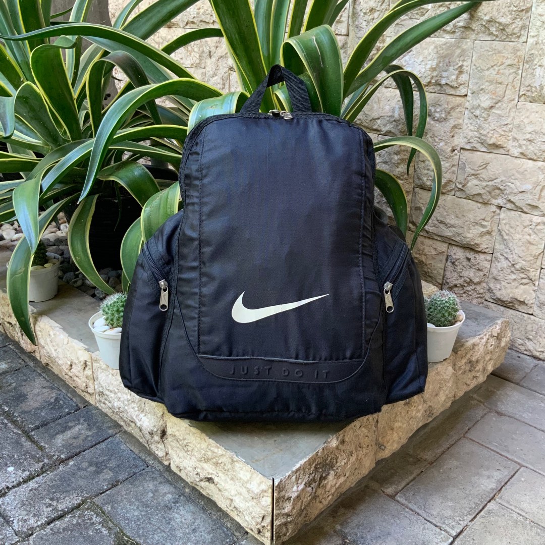 NIKE MID SWOOSH BACKPACK BLACK, Fesyen Pria, Tas & Dompet , Ransel di ...