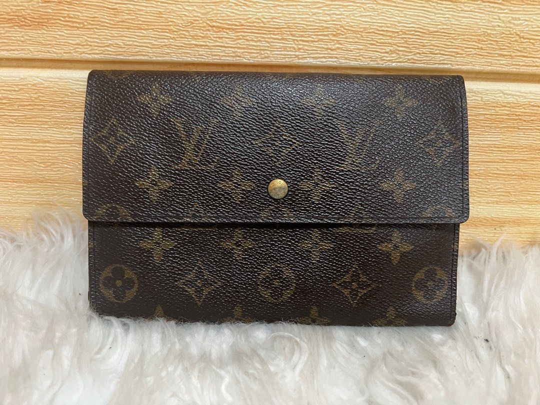 Original Louis Vuitton Wallet, Luxury, Bags & Wallets on Carousell