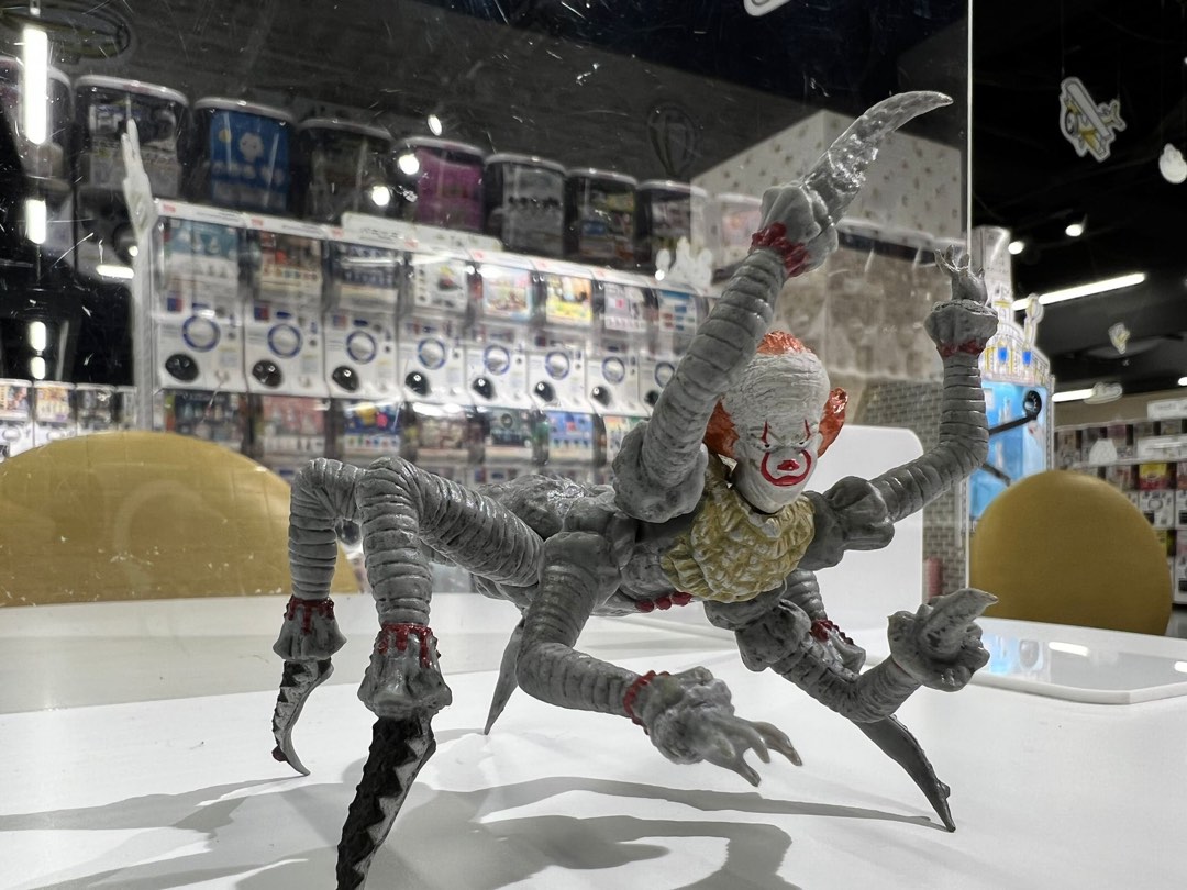 Pennywise IT chapter 2 gashapon bandai spider, Hobbies & Toys, Toys ...