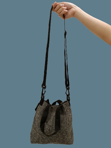 POLLY Sling Bag, Women's Fashion, Bags & Wallets, Cross-body Bags on ...