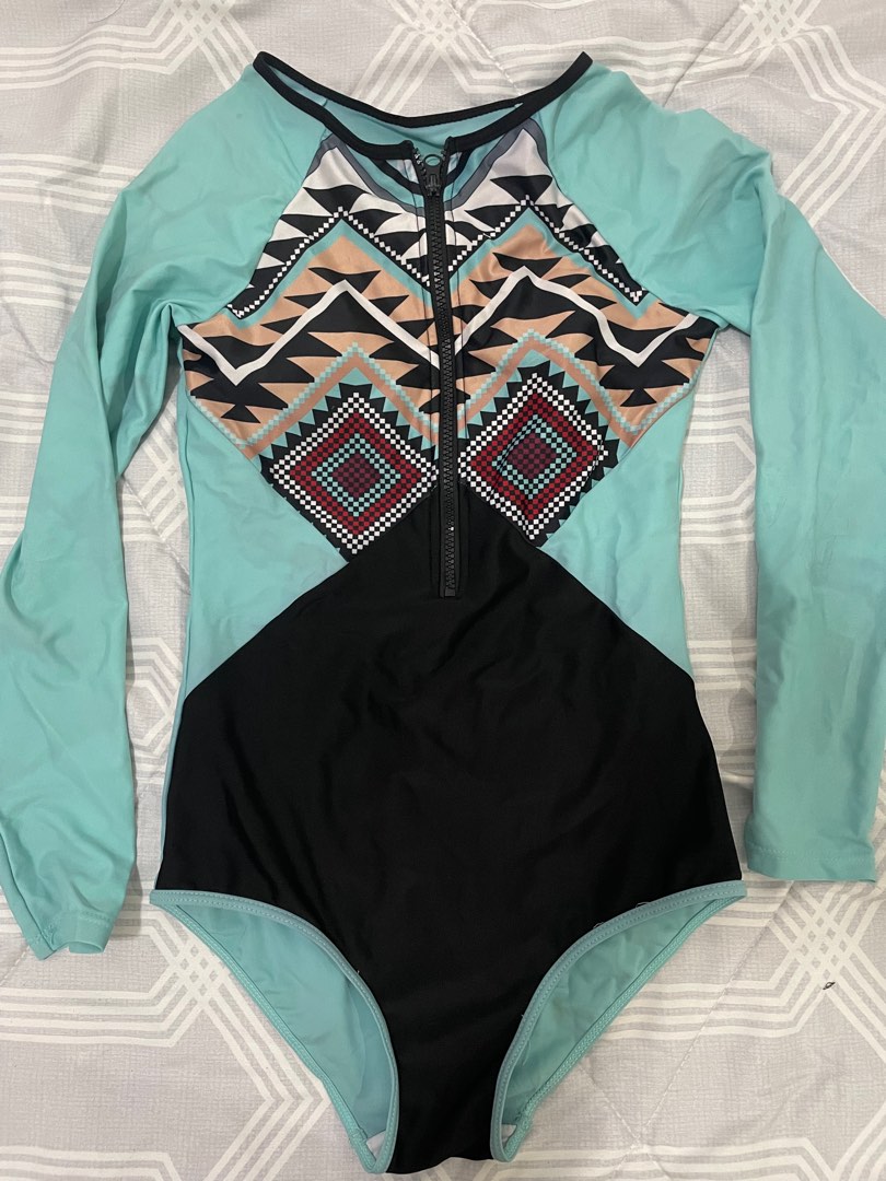Rash guard, Men's Fashion, Tops & Sets, Swim Top & Rash Guards on Carousell