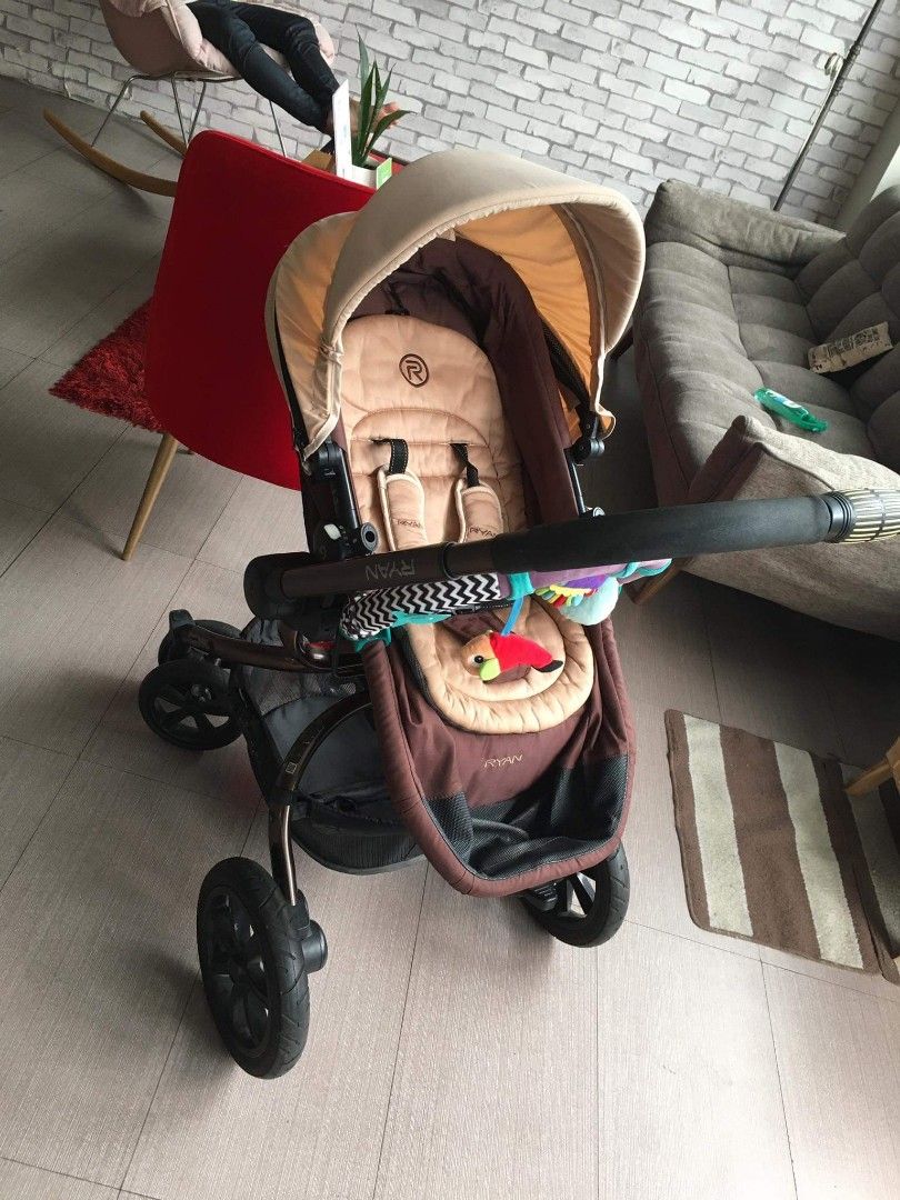 RYAN SPIN 360 STROLLER, Babies & Kids, Going Out, Strollers on Carousell