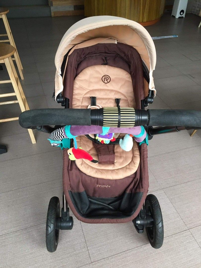 RYAN SPIN 360 STROLLER, Babies & Kids, Going Out, Strollers on Carousell