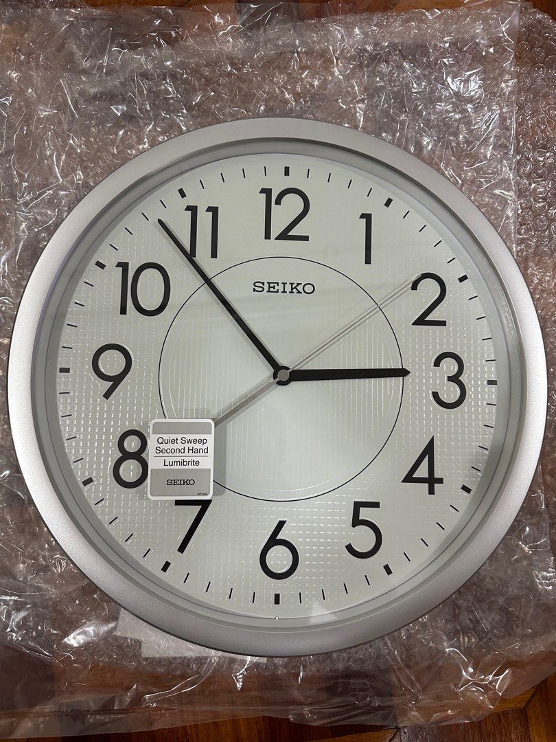 Seiko Lumibrite Quiet Sweep Luminous Wall Clock QXA629S, Furniture ...