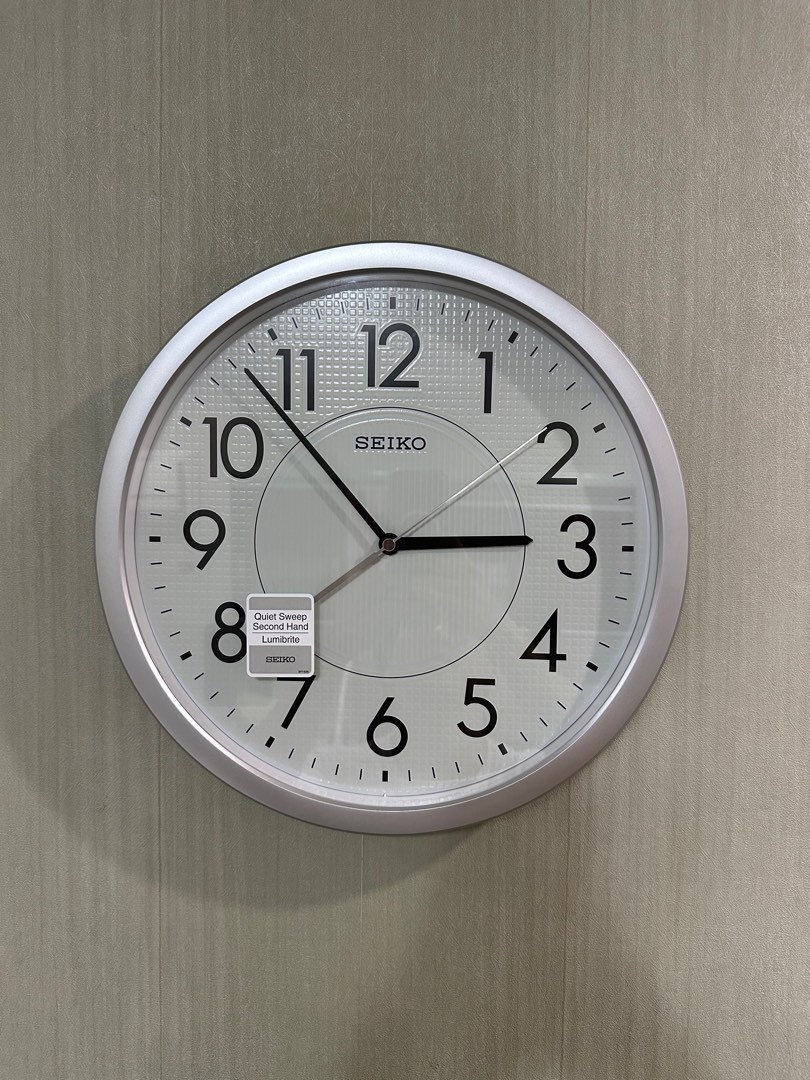 Seiko Lumibrite Quiet Sweep Luminous Wall Clock QXA629S, Furniture ...