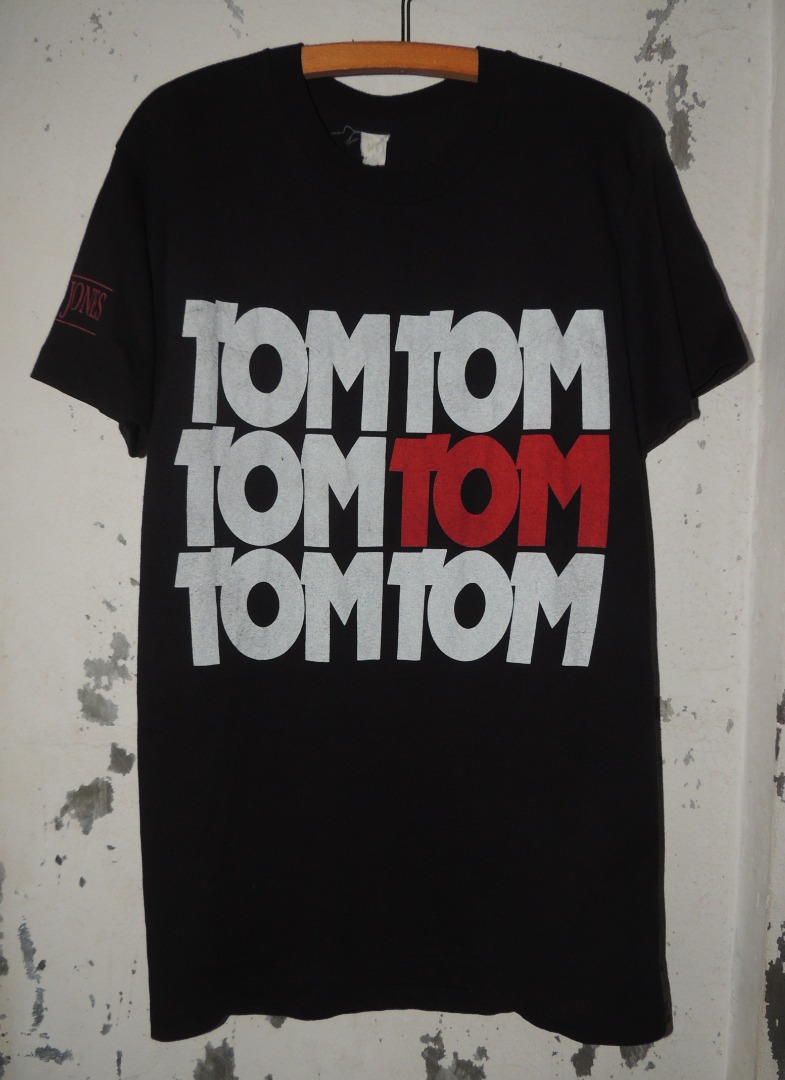 Tom Jones (TOM) T-Shirt Vintage, Men's Fashion, Tops & Sets, Tshirts ...