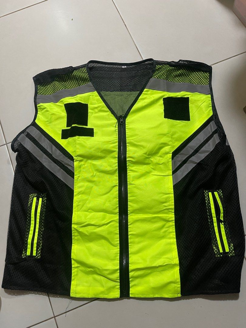 Traffic control vest, Sports Equipment, Other Sports Equipment and ...
