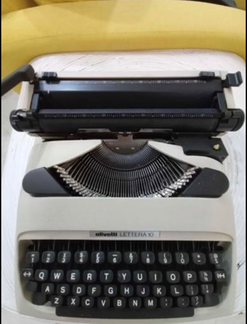 Typewriter Olivetti Lettera 10, Hobbies & Toys, Stationary & Craft ...