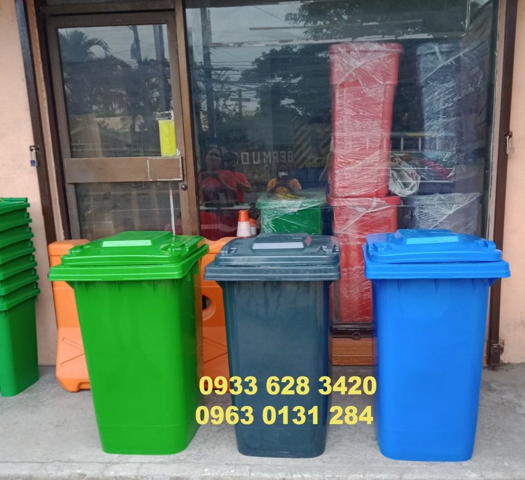 UGA / rolling Trash Bin Wheeled Trash Bin, Furniture & Home Living ...