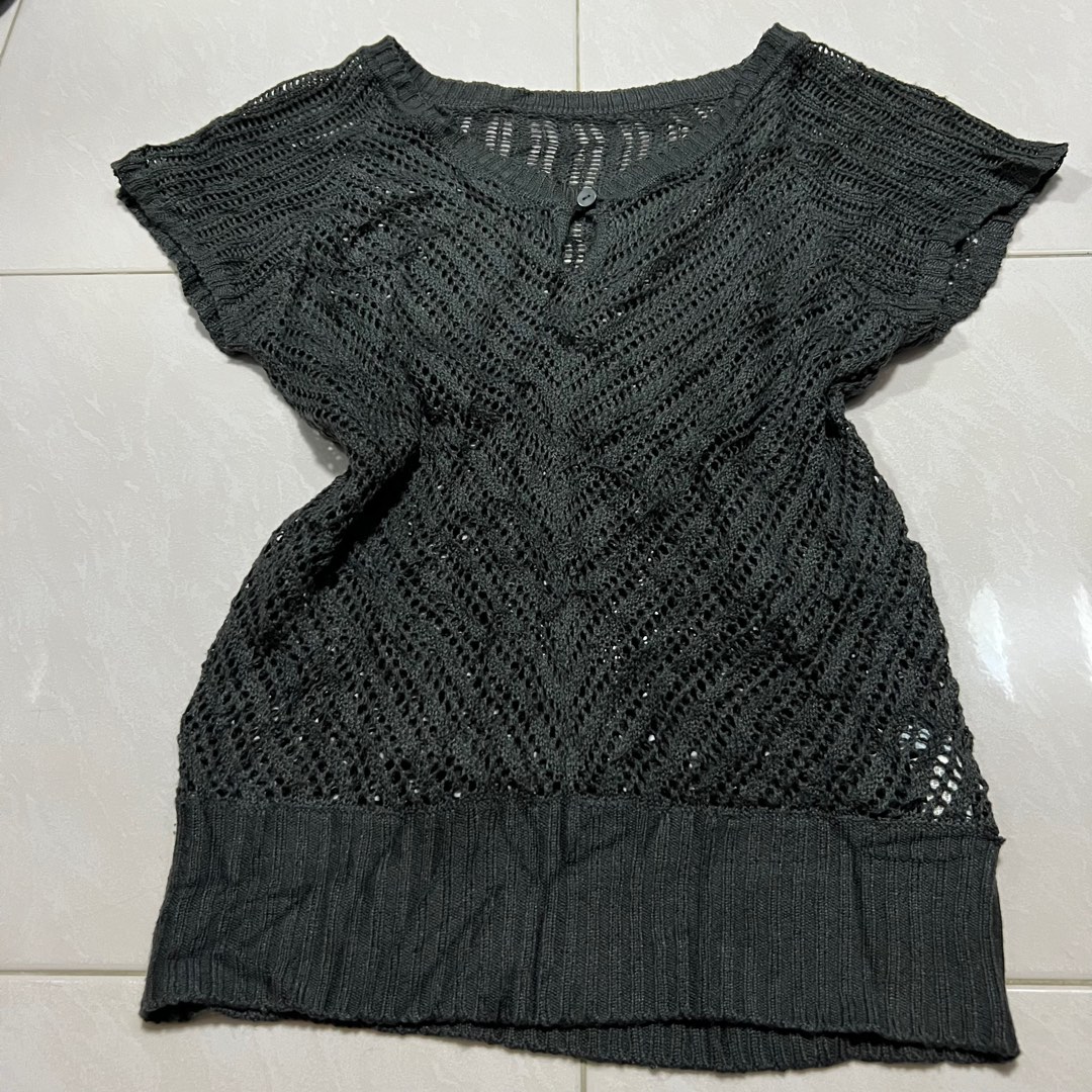 y2k knitted dark grey top, Women's Fashion, Tops, Blouses on Carousell