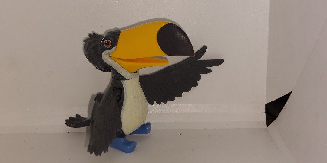 2014 Rio 2 Rafael The Bird Jollibee Kids Meal Collectible Toy Figure ...