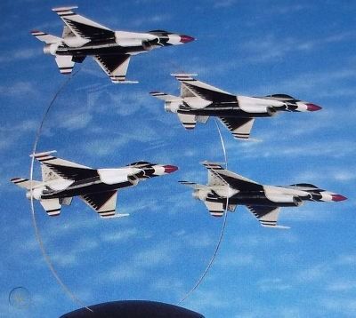 AMT/ERTL F-16A Thunderbird Flight Display (1:72), Hobbies & Toys, Toys ...