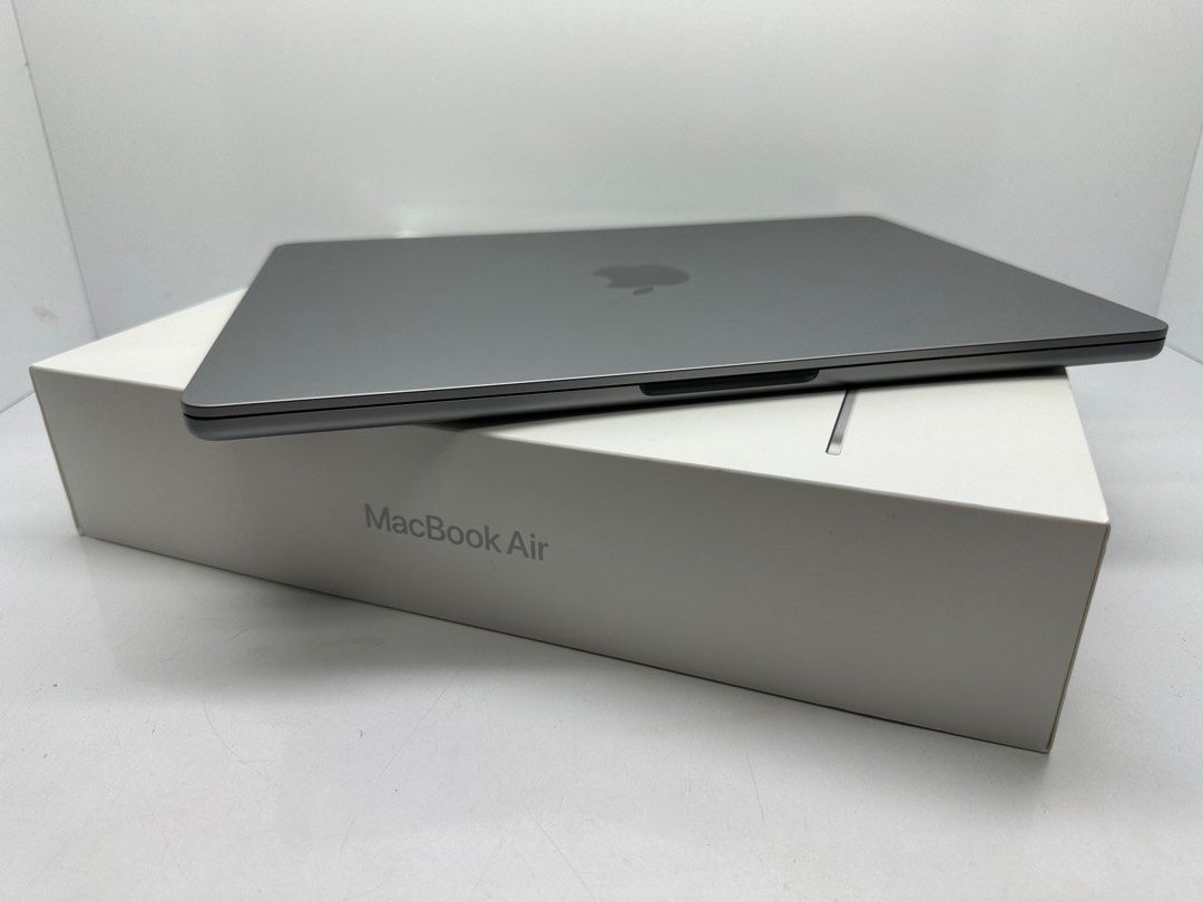 Apple MacBook Air 2002 model 256gb SSD 8Gb M2 chip, Computers & Tech ...