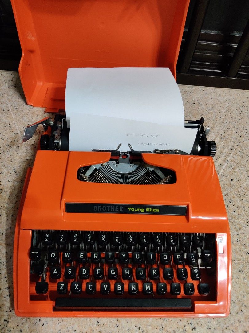 Brother typewriter, Hobbies & Toys, Memorabilia & Collectibles, Vintage ...