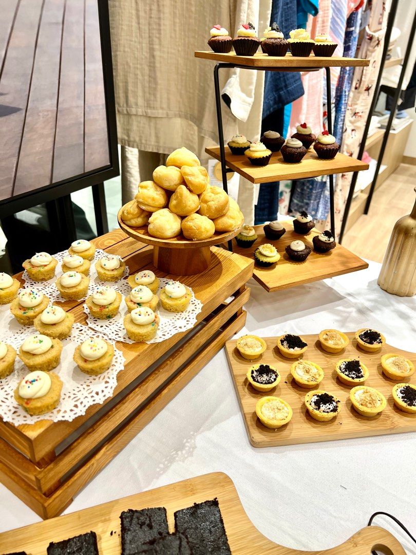 Cupcakes/ tarts/tartlets/ brownies/ honey cornflakes/ cream puff ...