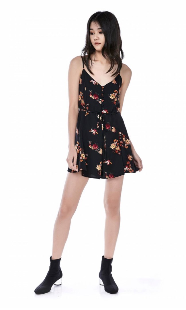 editor market alyona romper, Women's Fashion, Dresses & Sets, Rompers ...