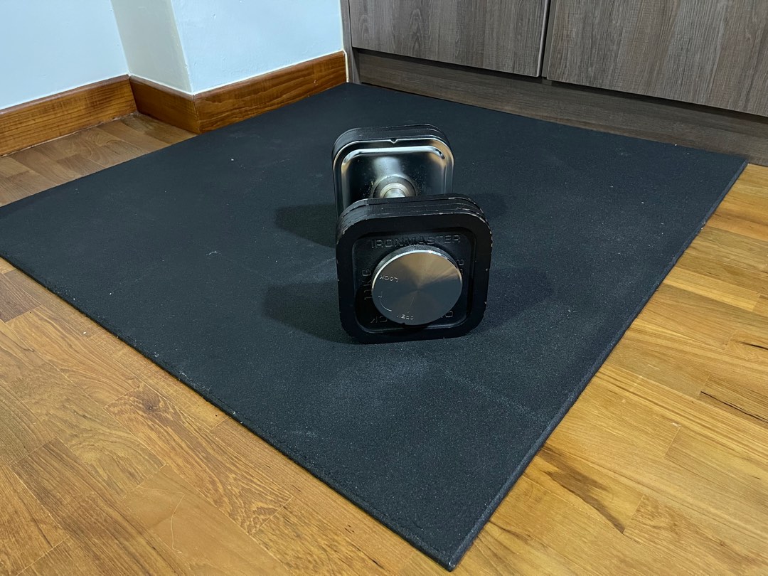 Gym padded mat (1m x 1m), Sports Equipment, Exercise & Fitness ...