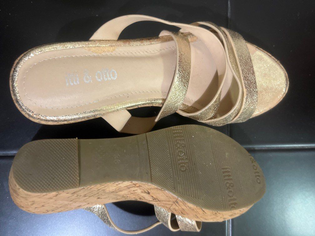 Itti Otto Golden strap wedge, Women's Fashion, Footwear, Wedges on ...