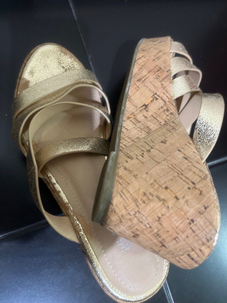 Itti Otto Golden strap wedge, Women's Fashion, Footwear, Wedges on ...