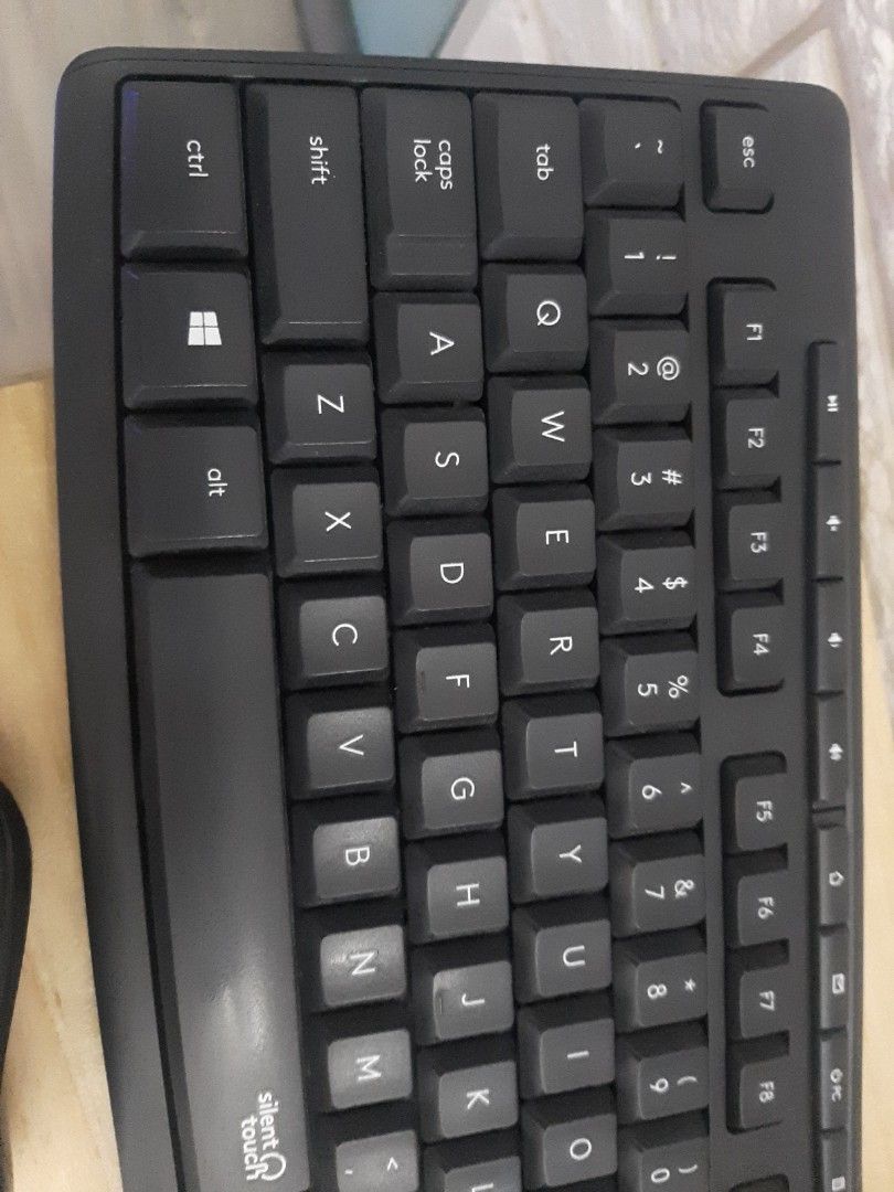 Logitech Mk295 Silent Wireless Keyboard And Mouse Combo Graphite Computers And Tech Parts