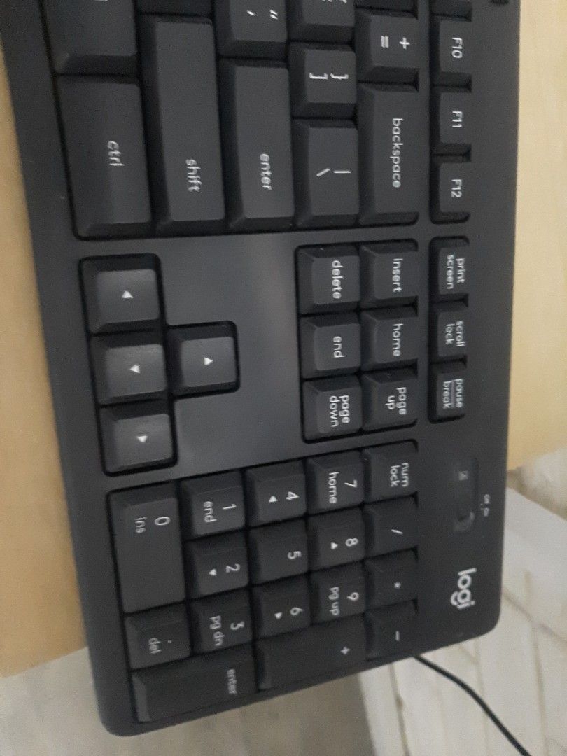 Logitech Mk295 Silent Wireless Keyboard And Mouse Combo Graphite Computers And Tech Parts