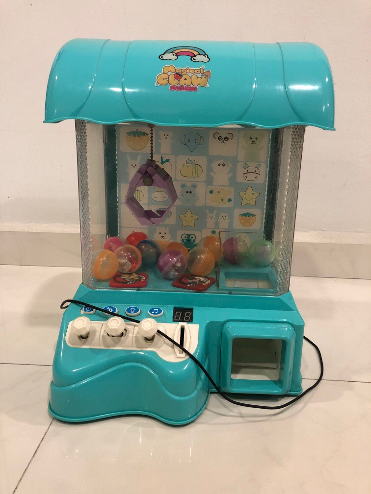 MAGICAL Claw Machine, Hobbies & Toys, Toys & Games on Carousell