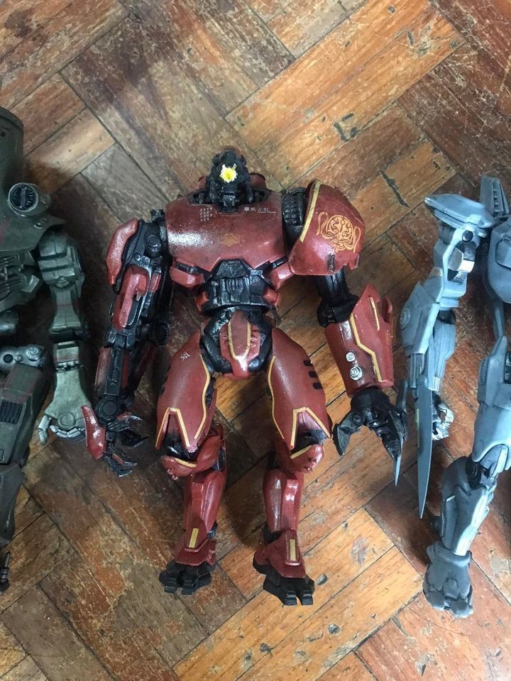 NECA PACIFIC RIM SET, Hobbies & Toys, Toys & Games on Carousell