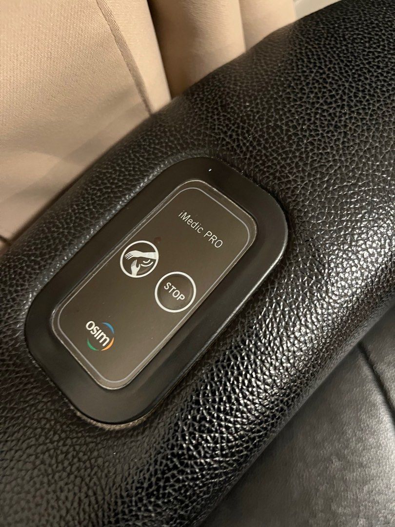 OSIM Massage Chair (IMedic Pro) - Still in working condition, Furniture ...