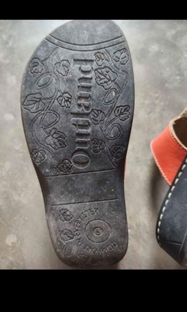 Outland Slippers, Women's Fashion, Footwear, Flats & Sandals on Carousell