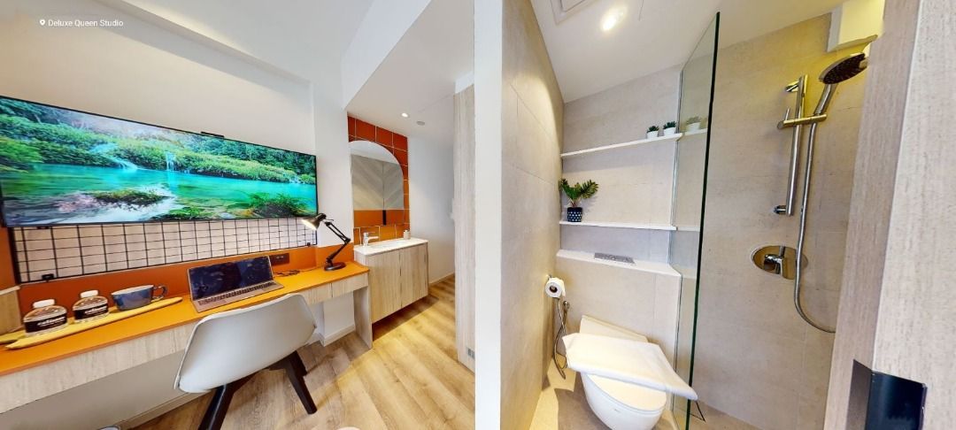 Private Deluxe Queen Studio Co-Living Space for Professionals and ...
