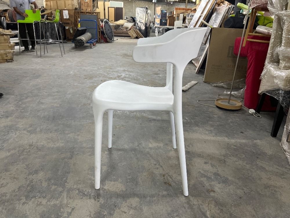 PVC Chair White Colour / Kerusi PVC Warna Putih, Furniture & Home ...