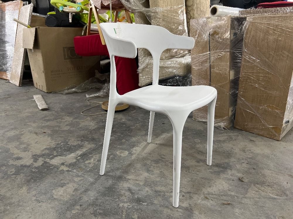 PVC Chair White Colour / Kerusi PVC Warna Putih, Furniture & Home ...