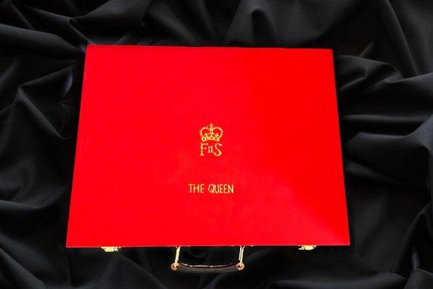 Queen Red Box (Gift Box), Food & Drinks, Gift Baskets & Hampers on ...