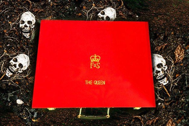 Queen Red Box (Gift Box), Food & Drinks, Gift Baskets & Hampers on ...