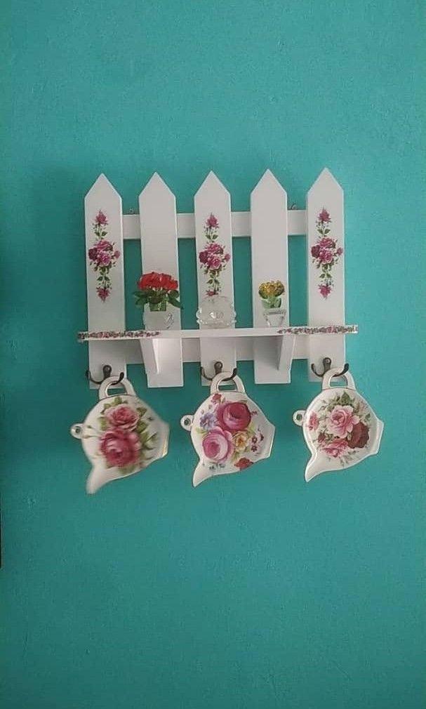 Rak kunci berpagar bunga vantage, Furniture & Home Living, Furniture ...