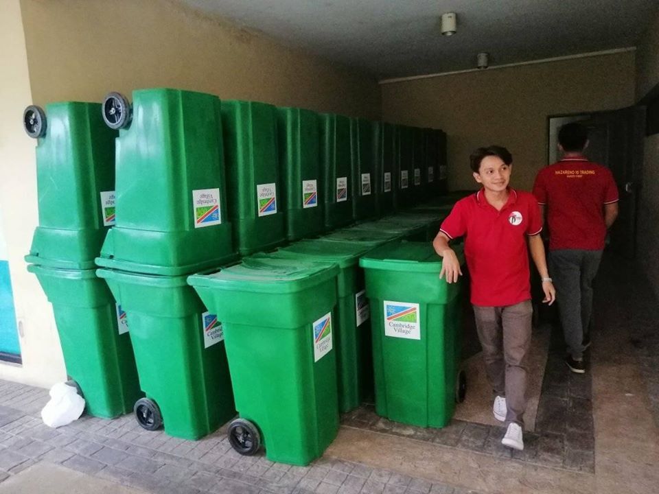 rolling trash bin 150L 250L, Furniture & Home Living, Cleaning ...