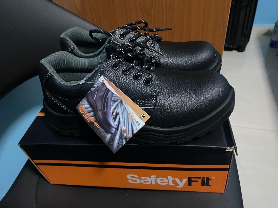 SafetyFit Safety Shoes, Men's Fashion, Footwear, Boots on Carousell
