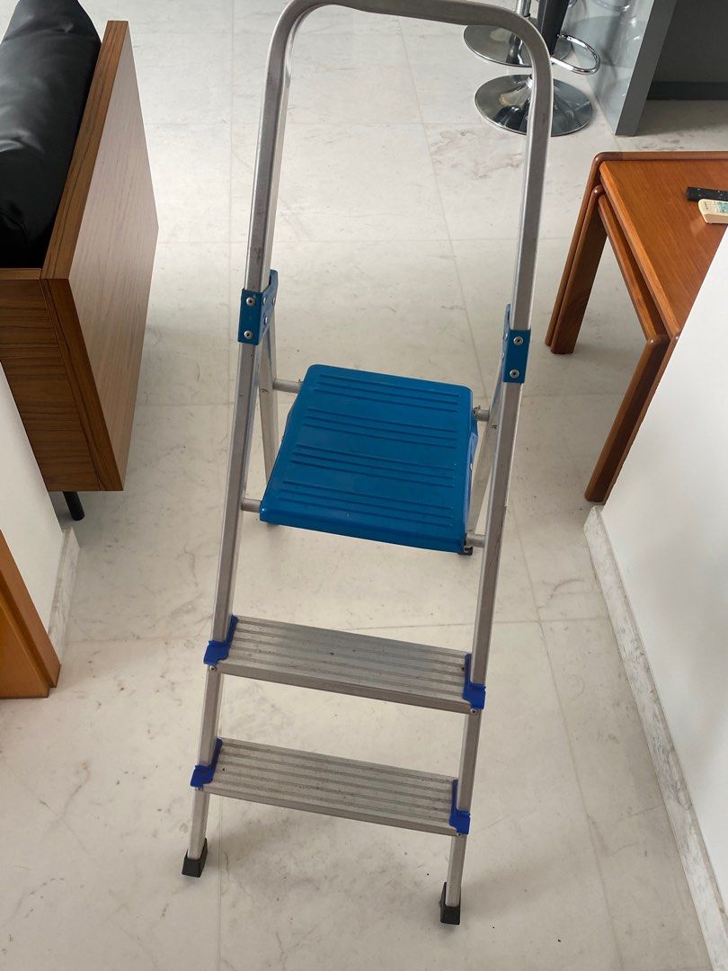 Step ladder (3 steps), Furniture & Home Living, Home Improvement ...