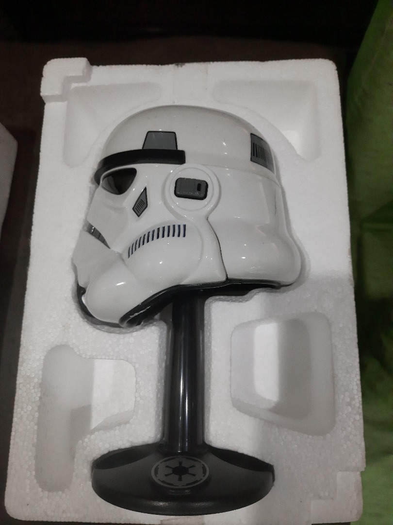 Stormtrooper Master Replica Riddell (.45 scale), Hobbies & Toys, Toys ...