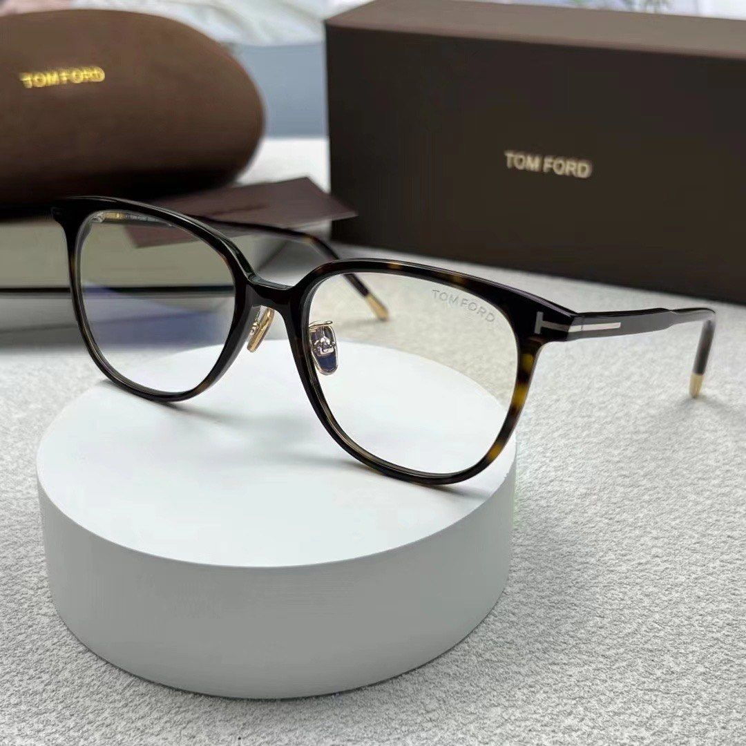 Tom Ford TF5778-D-B, Men's Fashion, Watches & Accessories, Sunglasses ...