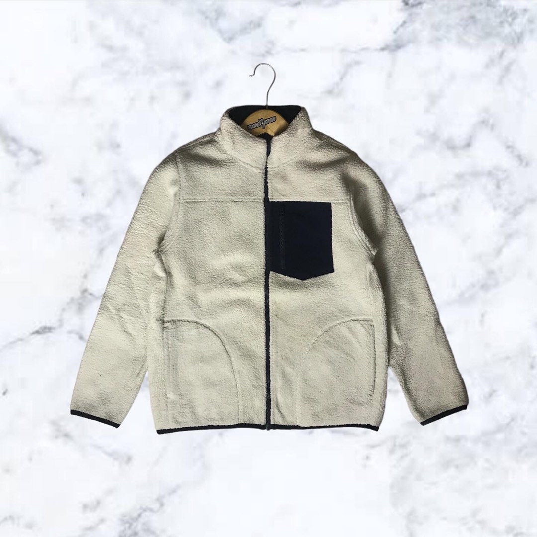 UNIQLO SHERPA, Fesyen Pria, Pakaian , Baju Luaran di Carousell