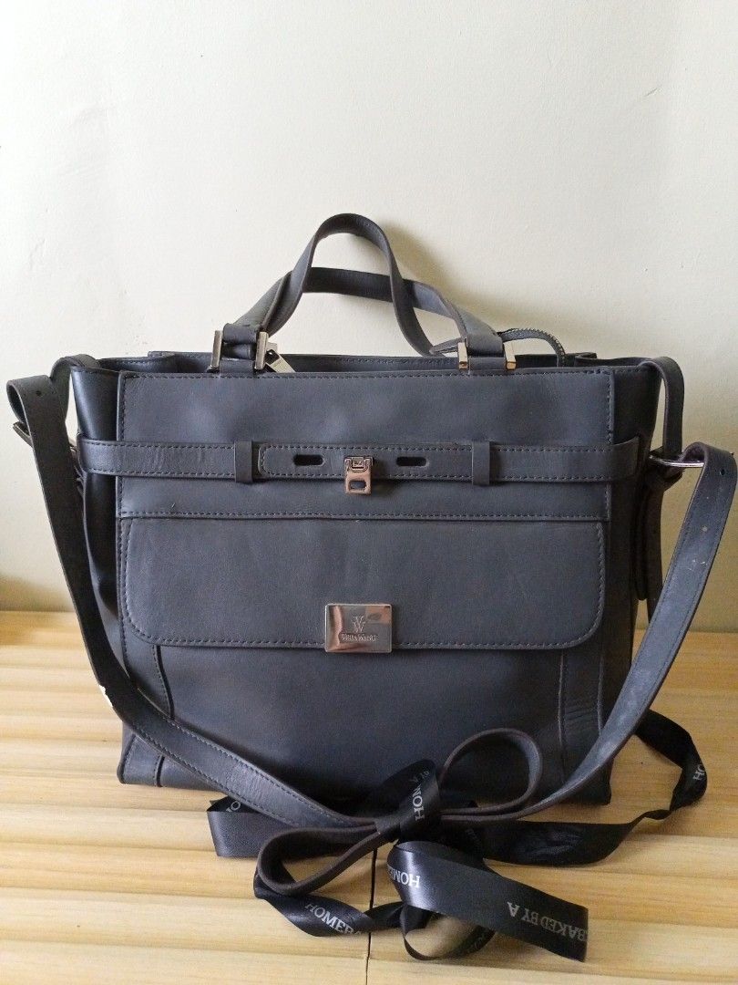 VERA WANG, Luxury, Bags & Wallets on Carousell