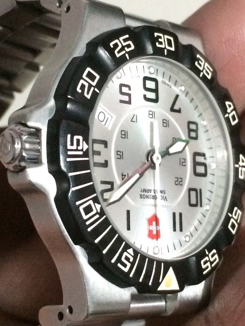 Victorinox xlt summet model 241346, Men's Fashion, Watches ...