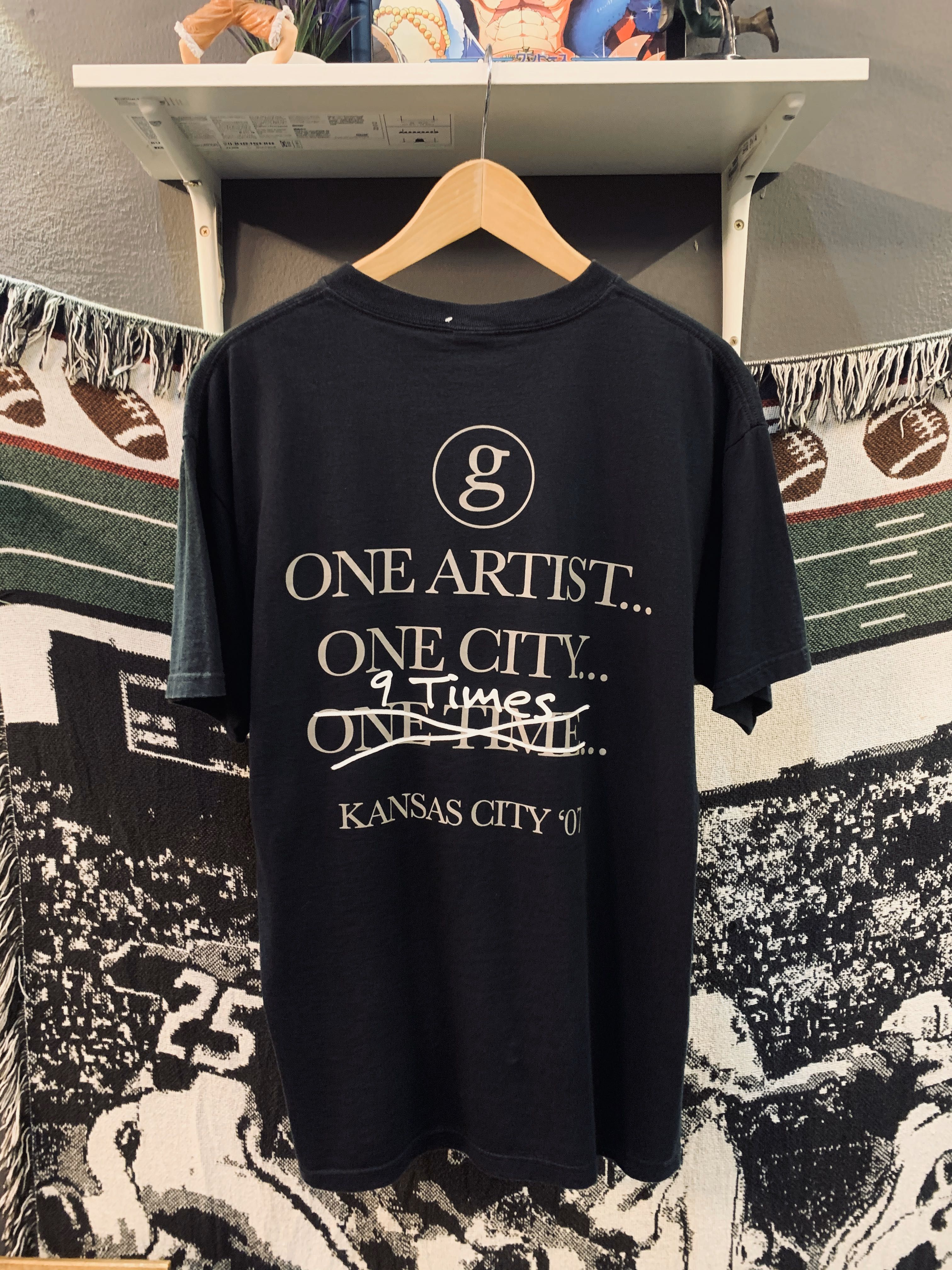 Vintage singer garth brooks, Men's Fashion, Tops & Sets, Tshirts & Polo ...