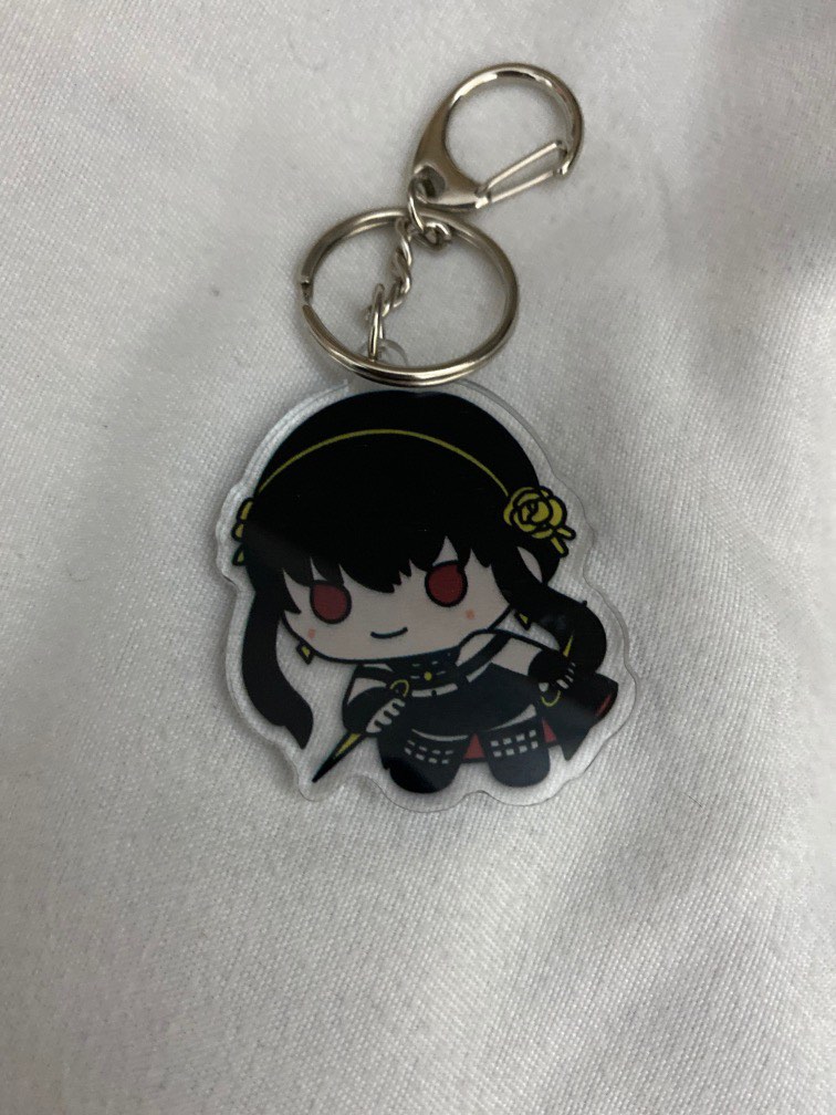 Yor Forger Spy X family Keychain, 興趣及遊戲, 收藏品及紀念品, 明星周邊 - Carousell