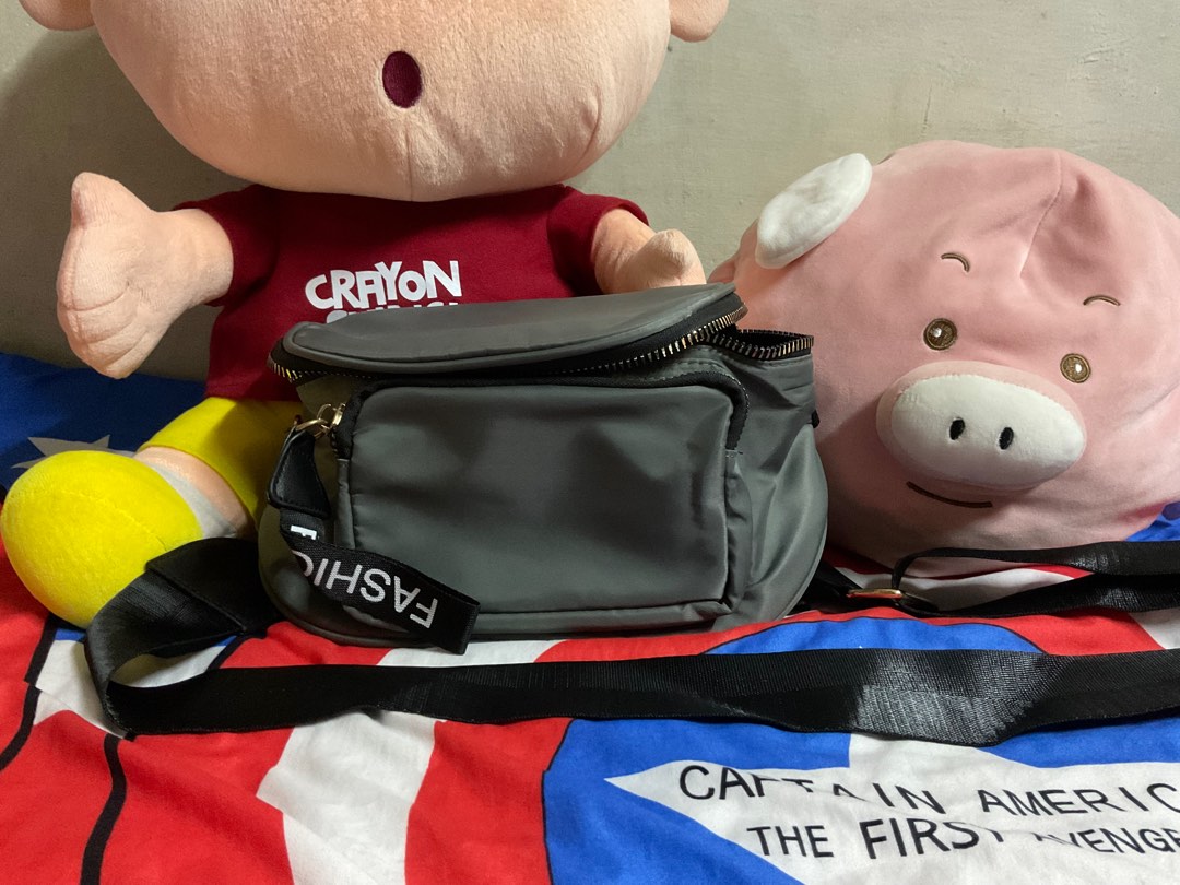 全新防水包（馬鞍包）, 她的時尚, 包包與錢包, 背包在旋轉拍賣