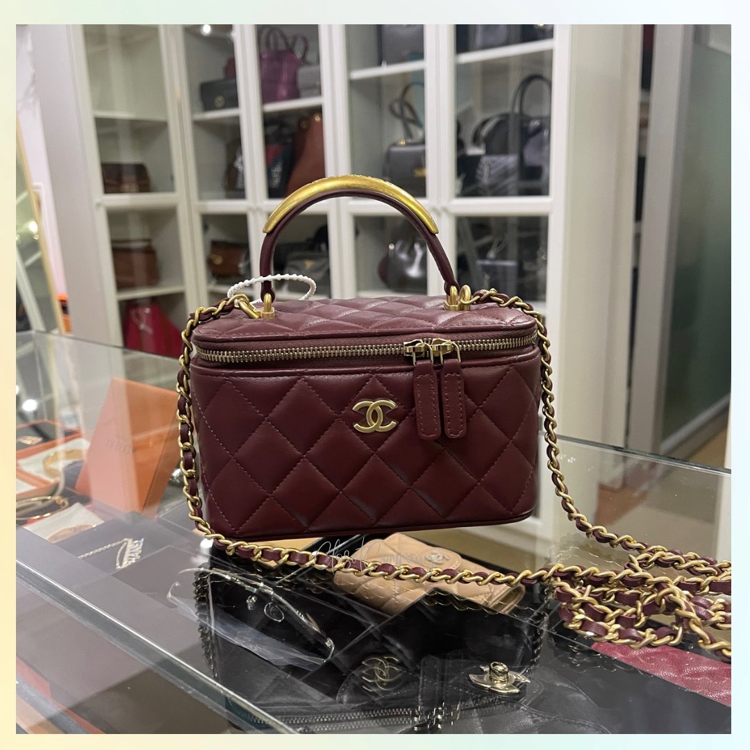 Brand New Chanel Vanity with Chain 22K Fall Winter Collection 2022/23 ...