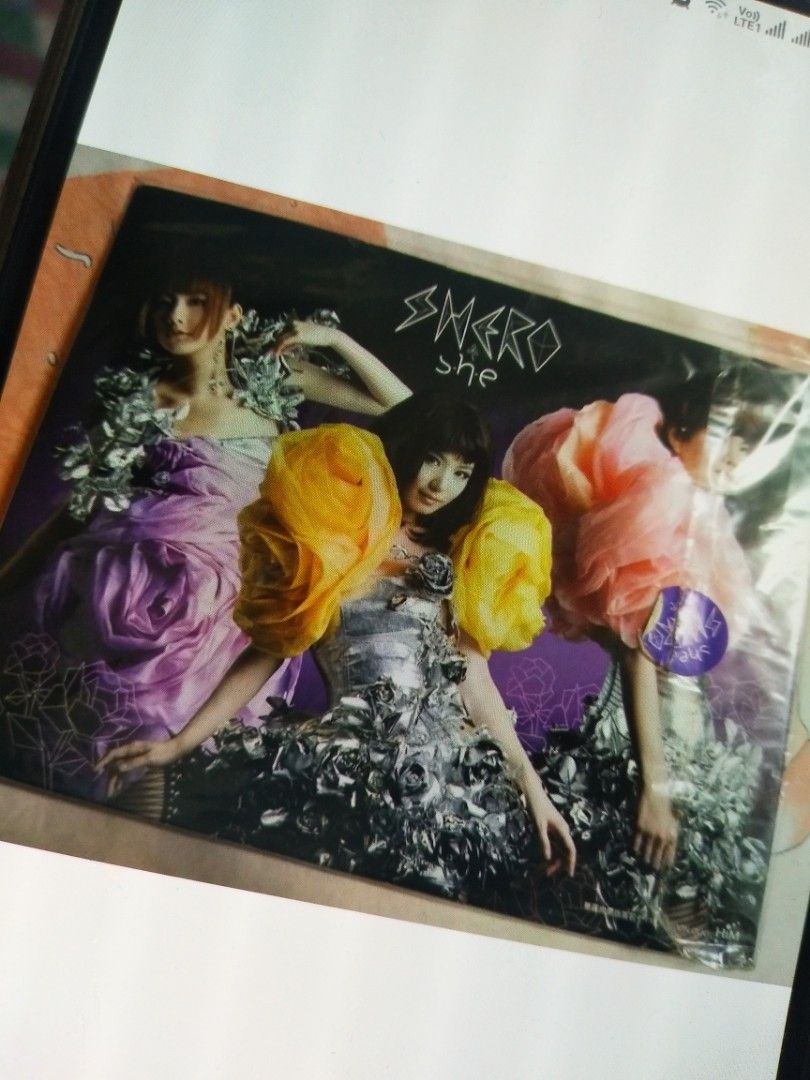 簽名CD S.H.E. SHE SHERO 華麗璀璨版 CD+DVD 保留原裝貼紙膠袋 齊件 2010年, 興趣及遊戲, 音樂樂器 & 配件 ...
